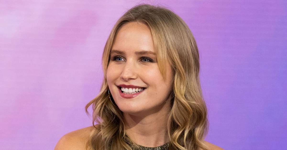 Sailor Brinkley-Cook Looks Stunning in a Red Bikini in Turks and Caicos ...