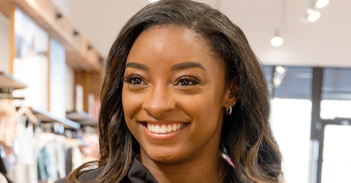 Simone Biles Displays Athletic Abs Rocks Gorgeous Cut Out Swimsuit In Belize Sports