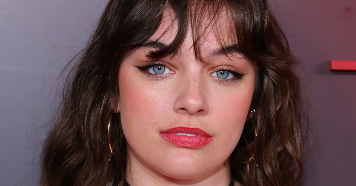 SI Swimsuit Rookie Sixtine Rouyre Reveals Her Secret to Getting a ...