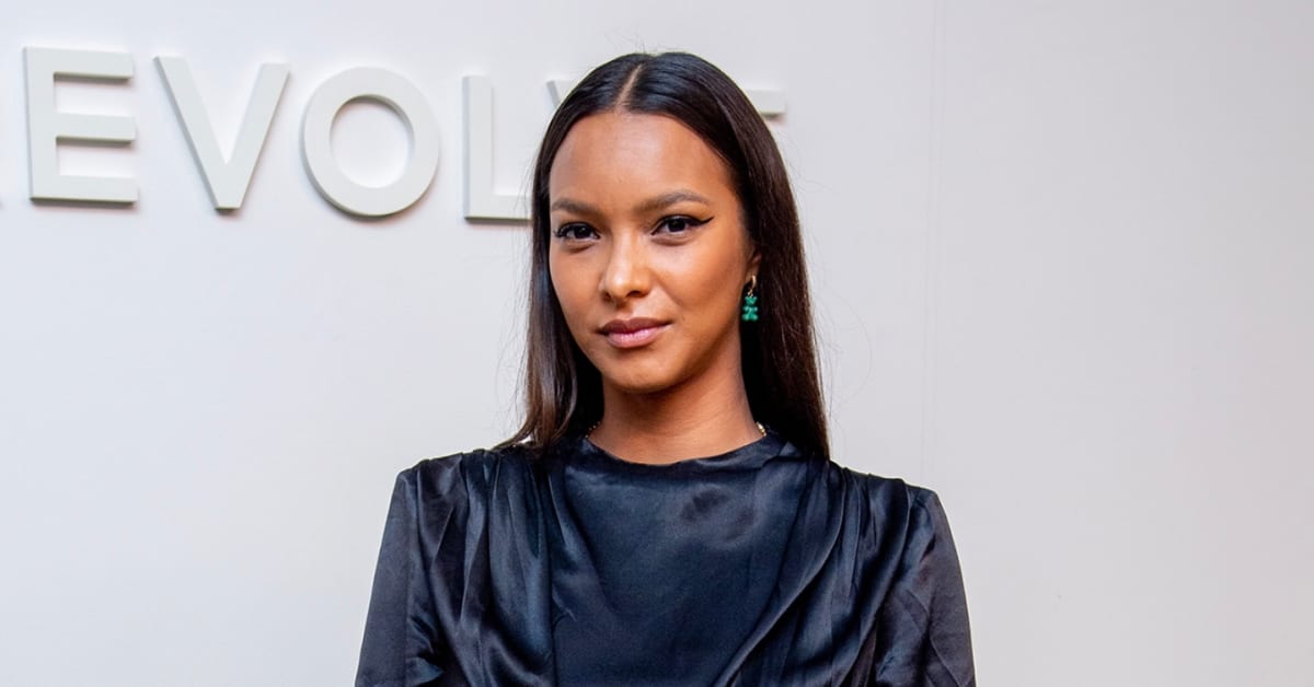 Lais Ribeiro Goes Hot Pink With Matching Corset, Mini Skirt and ...