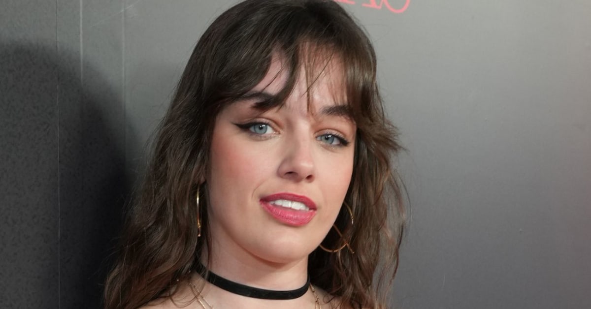 2023 SI Swimsuit Rookie Sixtine Rouyre Encourages Fans to ‘Live the ...