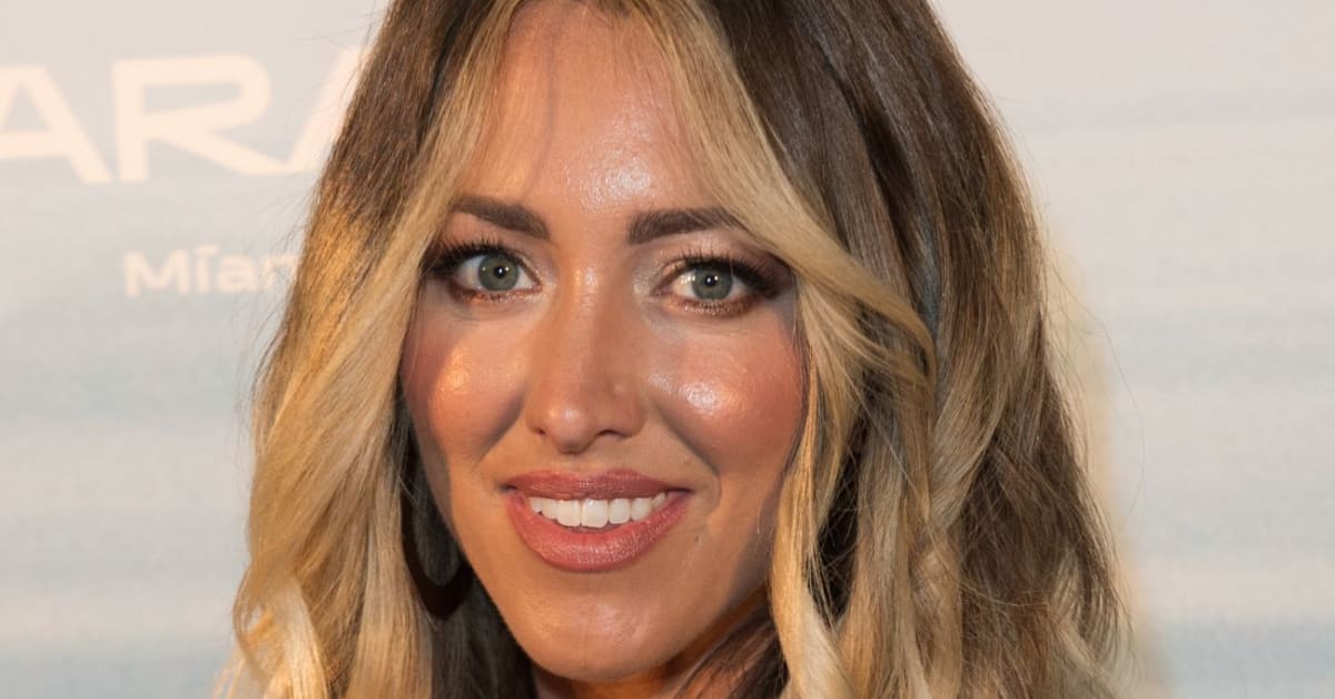 Summer Wilson Rocks Gorgeous Burnt Orange Bikini on the Beach in Cabo ...