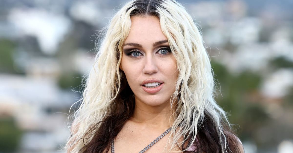 Miley Cyrus’s All-Black Outfit Features the Most Intricate Leather Belt ...