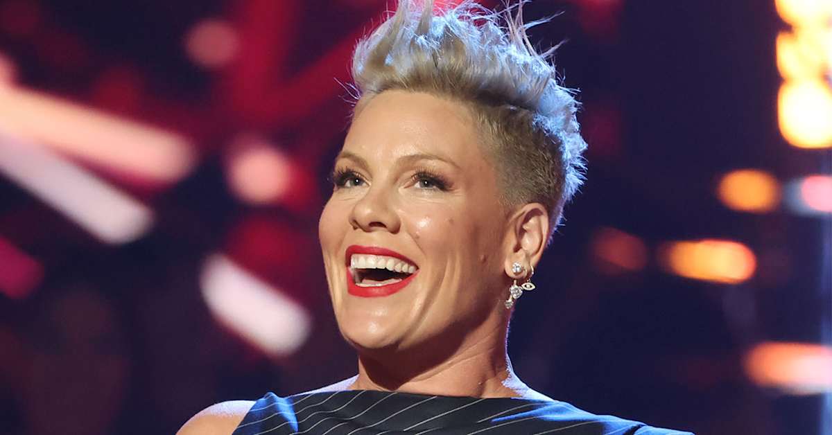 Pink Flaunts Toned Figure in Majestic Mid-Air Pose and Photo - Sports ...