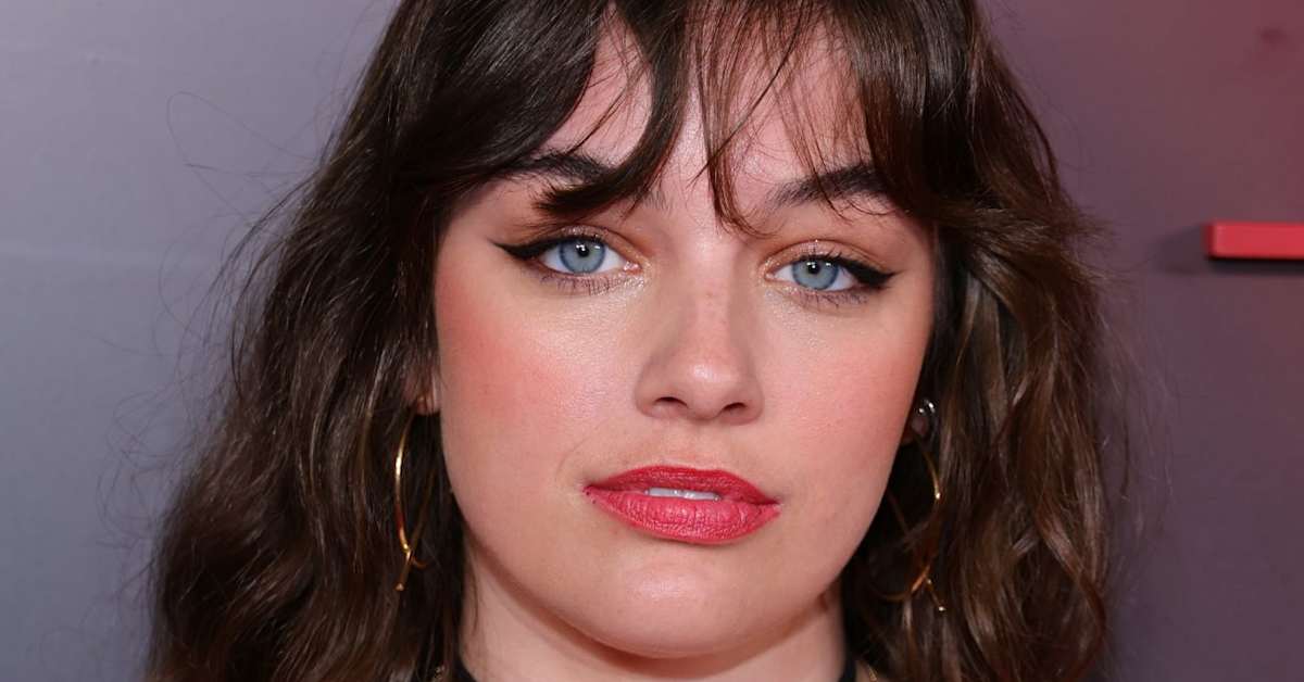 Body Neutrality Influencer Sixtine Shares Her Unusual Form of Self-Care ...