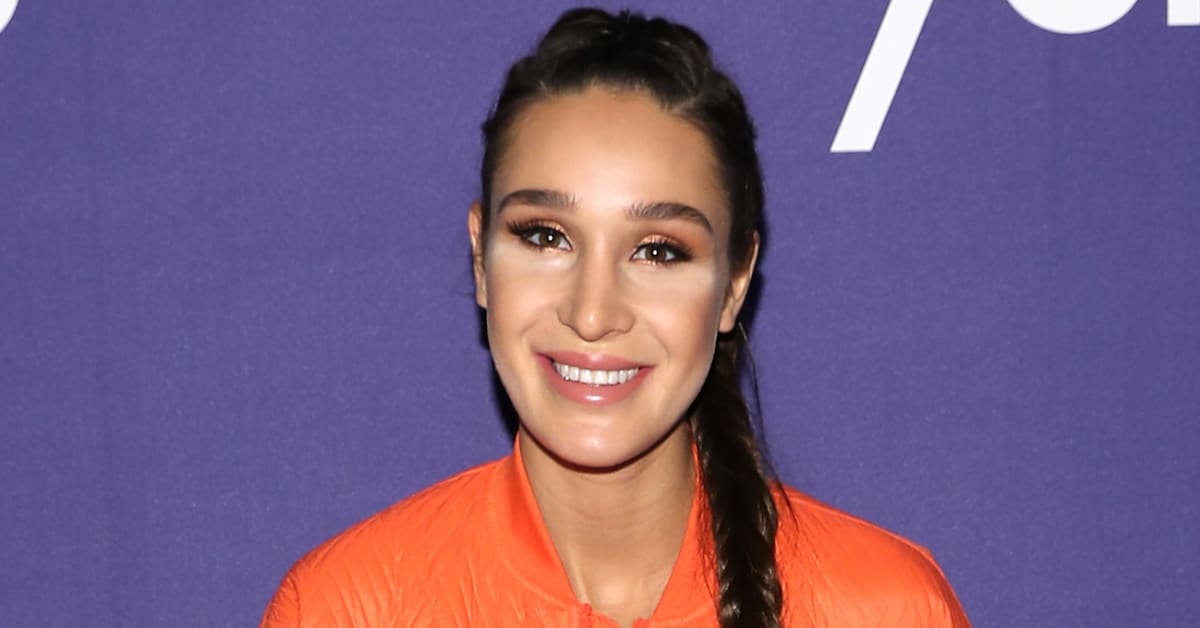 This Kayla Itsines 15-Minute No Equipment Set Will Effectively Tone ...