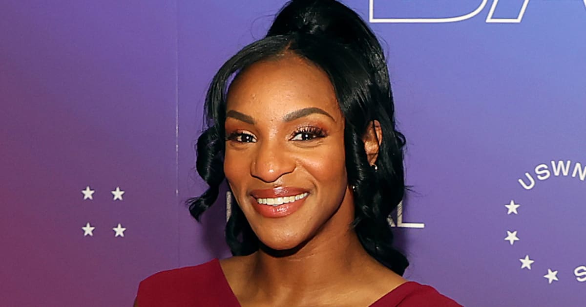 Crystal Dunn’s Knicks Courtside Style Can’t Be Beat - Sports ...