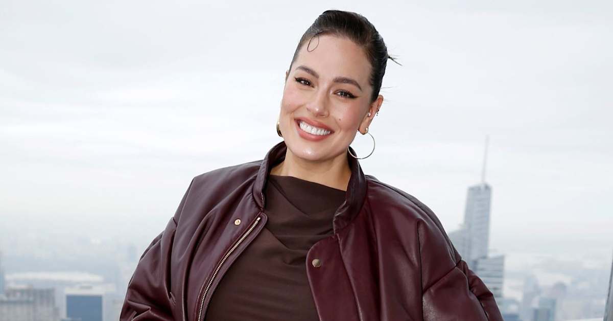 Ashley Graham Kicks Off NYFW in Figure-Hugging Dress and Chic Puffer ...