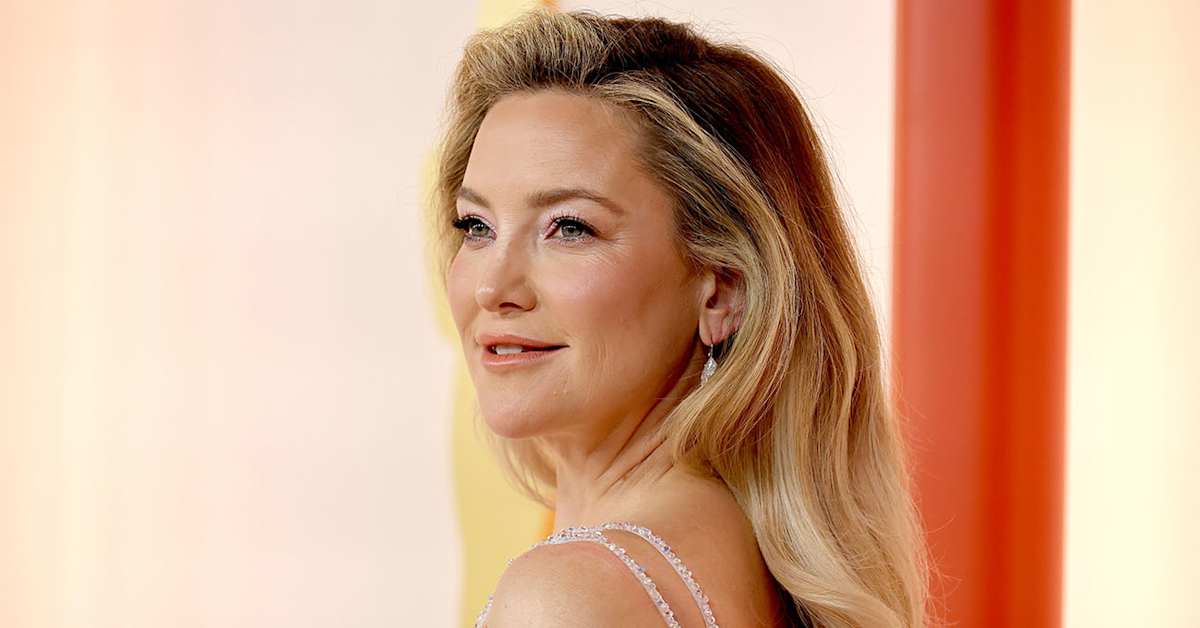 Kate Hudson Taps Into Barbiecore Aesthetic With Stunning, Dramatic ...