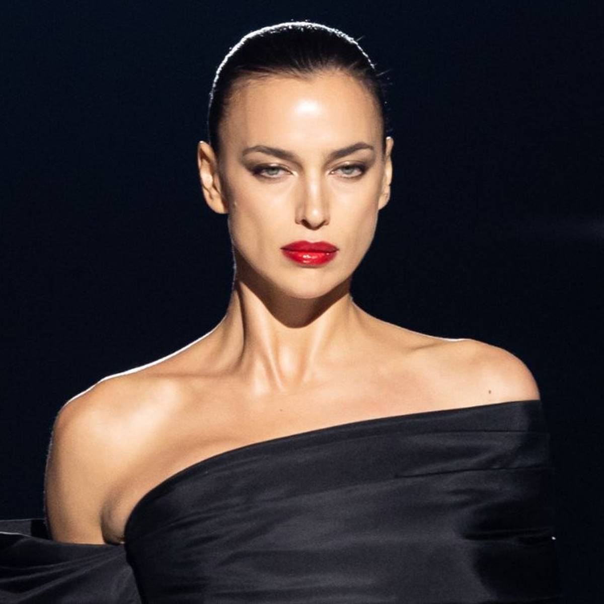 Irina Shayk Cara Completa An Le Captures Irina Shayk In 'Natural'